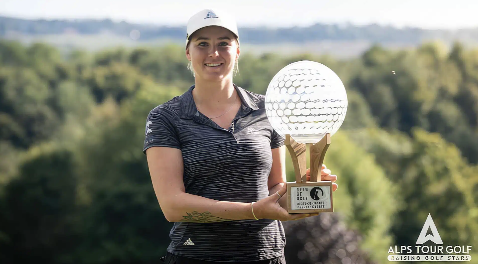 Women's Golf Magazine - Kelsey Bennett Snares Maiden Tour Win